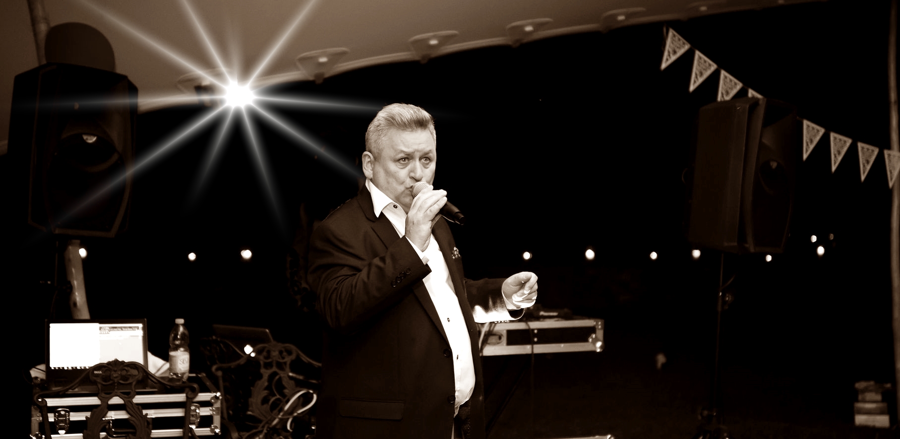 Peter Kneebone – Singer